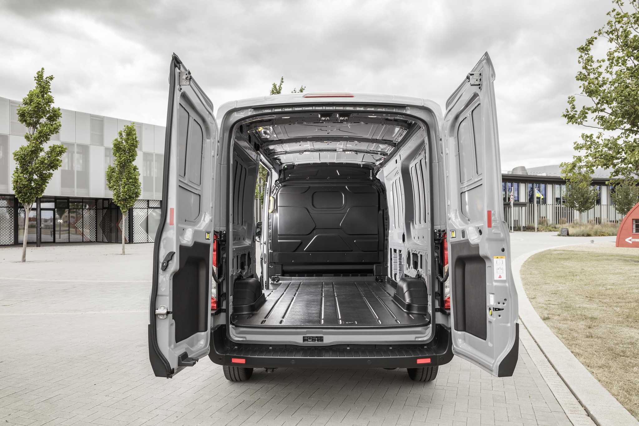 5 reasons why the Ford E-Transit is the new electric van of choice ...