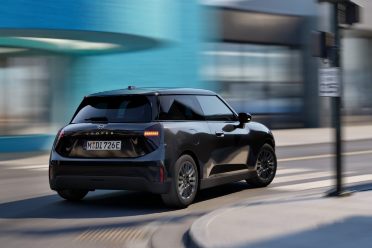 Mini Launches Monochrome Editions | Green.Car